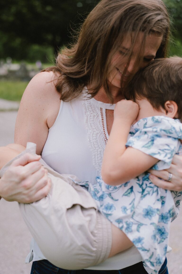An urban in-home session (with backyard oobleck) - Leah OConnell
